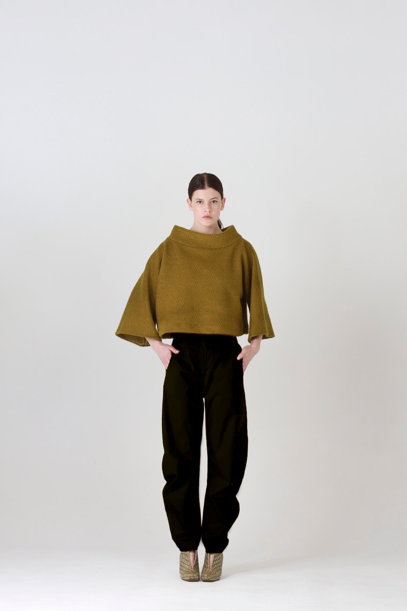 - Din pants in black – natalija rushidi